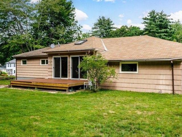 house with 3 bedroom, Fitchburg MA ES105096097