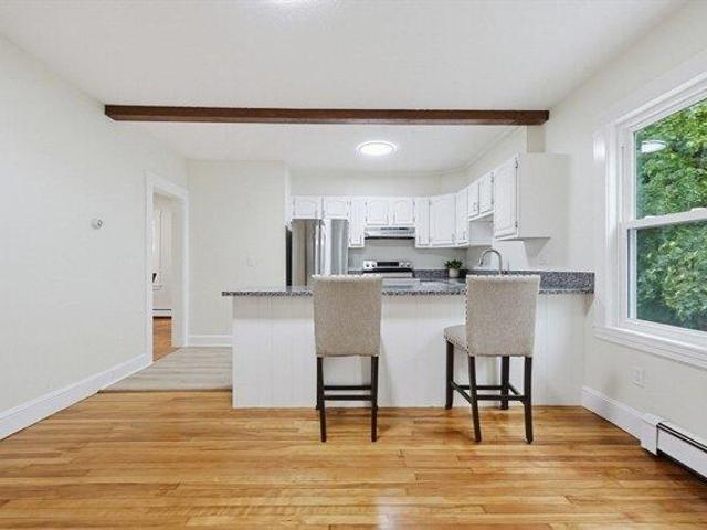 house with 3 bedroom, Fitchburg MA ES105112913