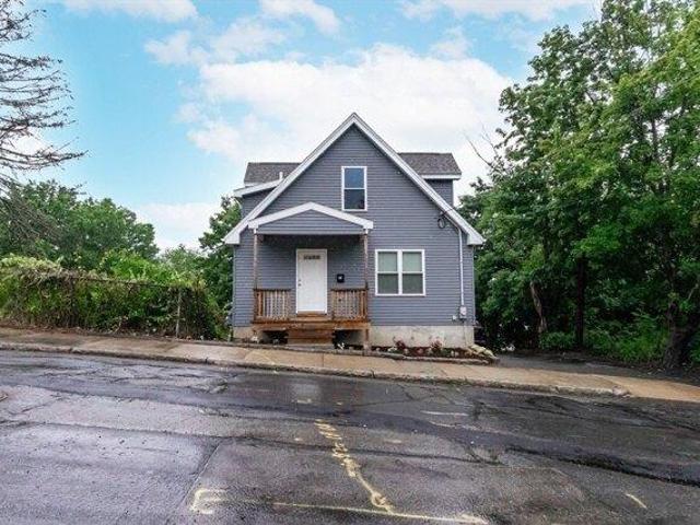 house with 3 bedroom, Fitchburg MA ES105116087