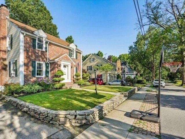 house with 3 bedroom, Fitchburg MA ES105141565