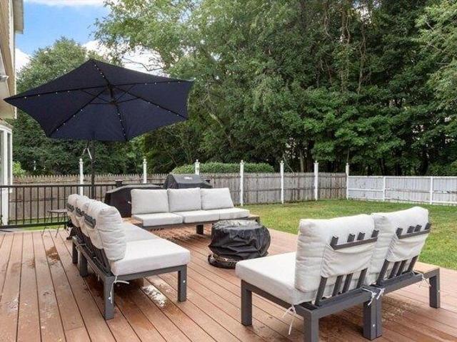 house with 3 bedroom, Fitchburg MA ES105144907