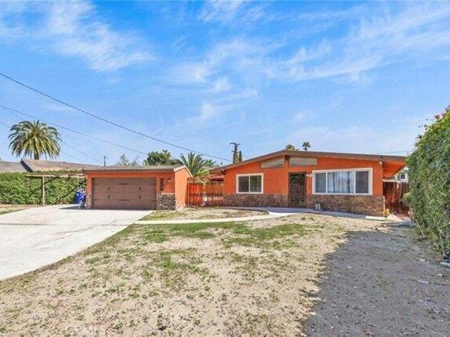 house with 3 bedroom, Fontana CA DS90892408