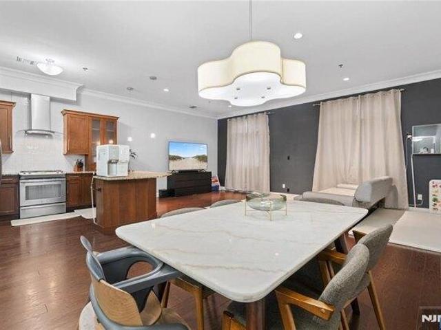 house with 3 bedroom, Fort Lee NJ DS104351457