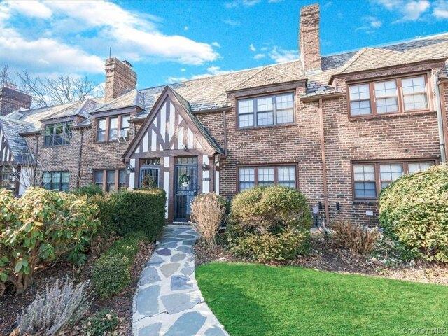 house with 3 bedroom, Forest Hills NY DLS100193051