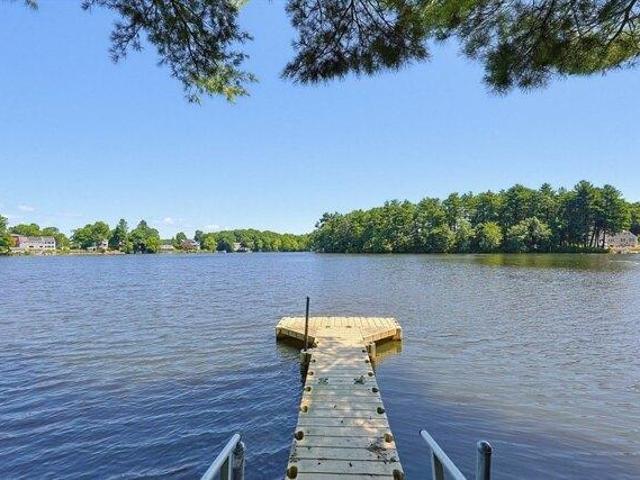 house with 3 bedroom, Foxboro MA DS104043968
