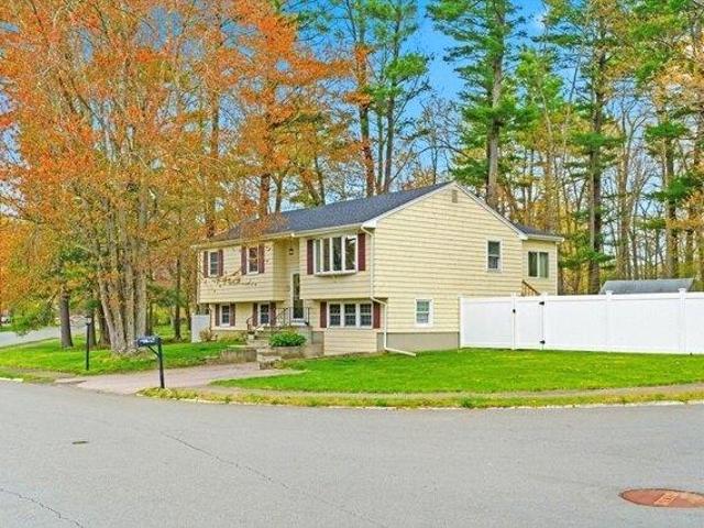 house with 3 bedroom, Foxboro MA DS104265112