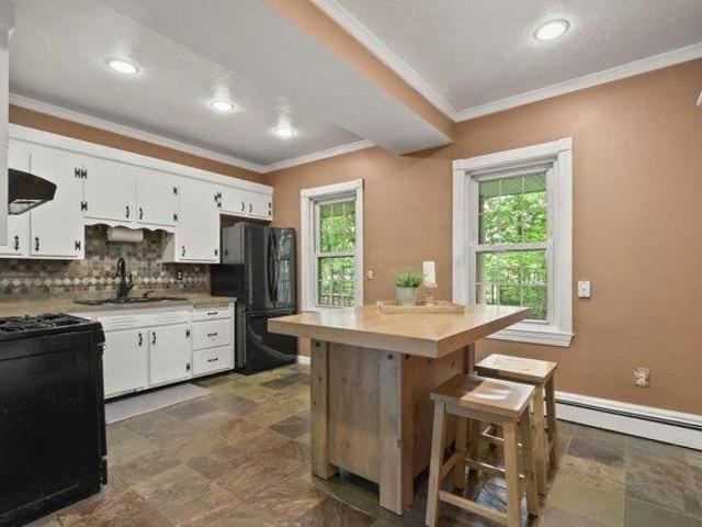 house with 3 bedroom, Foxboro MA DS102530165