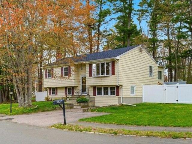 house with 3 bedroom, Foxboro MA DS102775478