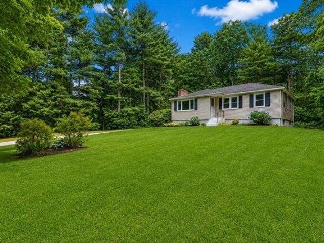 house with 3 bedroom, Foxboro MA ES104042690