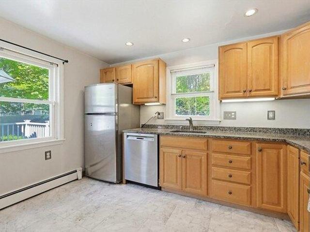 house with 3 bedroom, Foxboro MA ES104263943