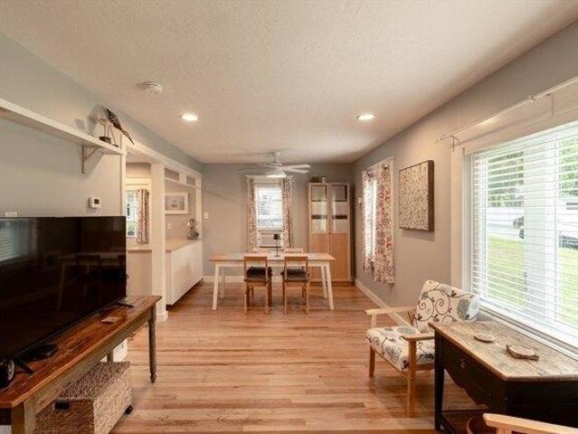 house with 3 bedroom, Foxboro MA ES104605002