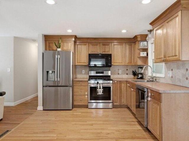 house with 3 bedroom, Foxboro MA ES105105481