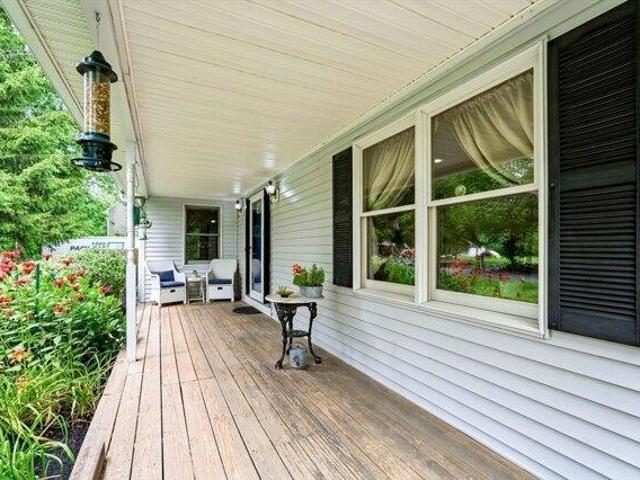 house with 3 bedroom, Foxboro MA ES105113917