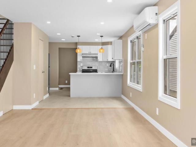 house with 3 bedroom, FLUSHING NY ES94008952