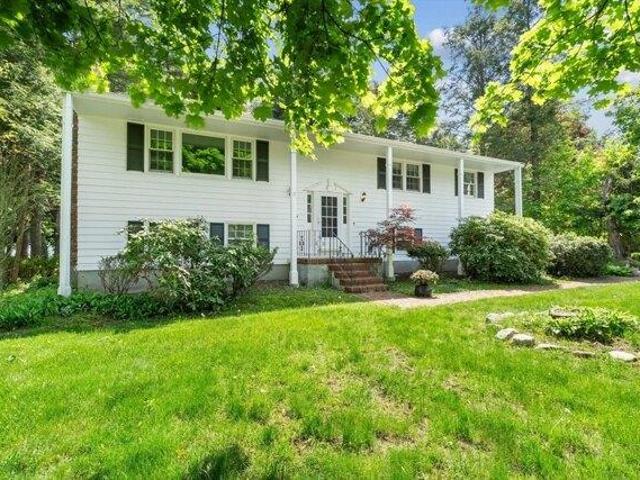 house with 3 bedroom, Framingham MA DLS103035337