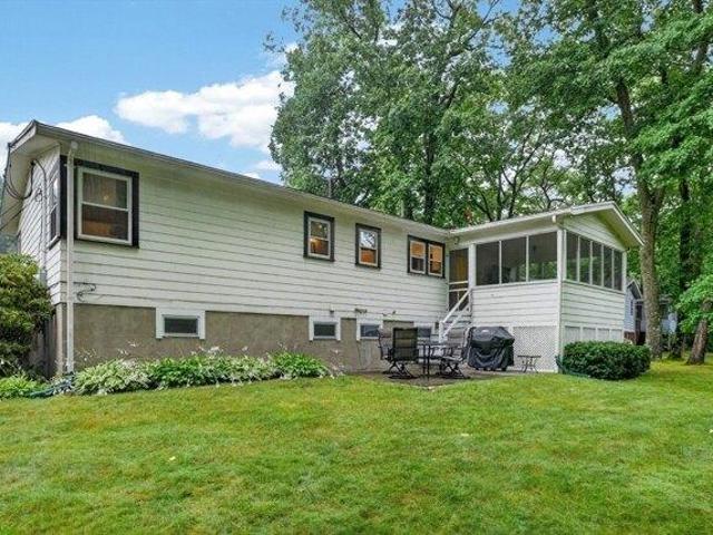 house with 3 bedroom, Framingham MA ES104233308
