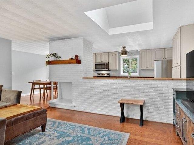 house with 3 bedroom, Framingham MA ES104266235