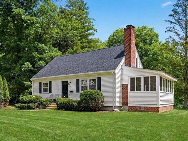 house with 3 bedroom, Framingham MA ES104607733