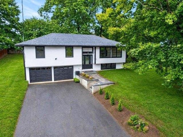 house with 3 bedroom, Framingham MA ES104760415