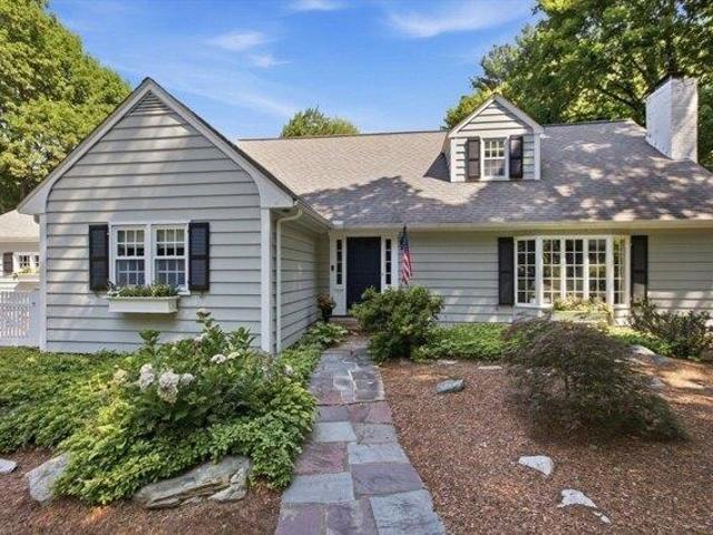 house with 3 bedroom, Framingham MA ES104904479