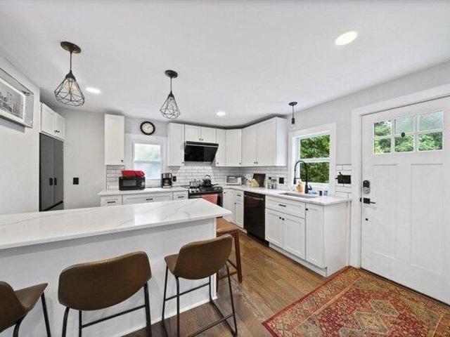 house with 3 bedroom, Framingham MA ES105059477