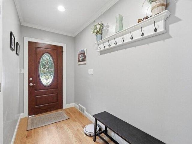 house with 3 bedroom, Framingham MA ES105060259