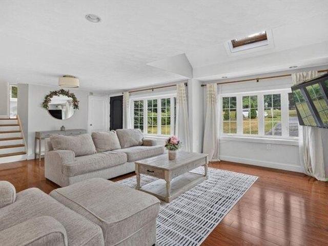 house with 3 bedroom, Framingham MA ES105081324