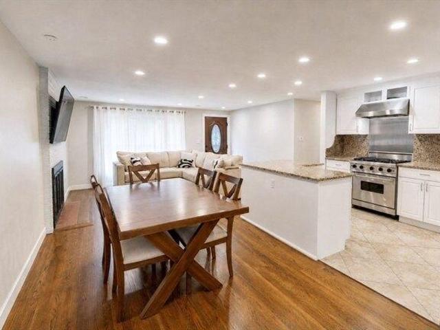 house with 3 bedroom, Framingham MA ES105108438