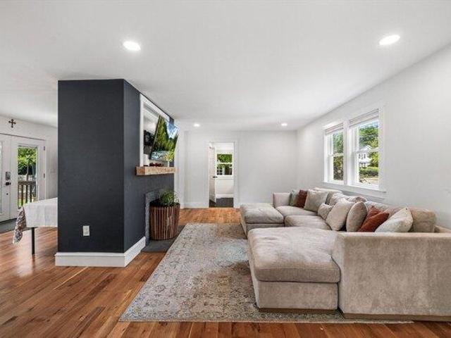 house with 3 bedroom, Framingham MA ES105171774