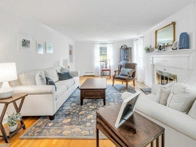 house with 3 bedroom, Framingham MA ES103251177