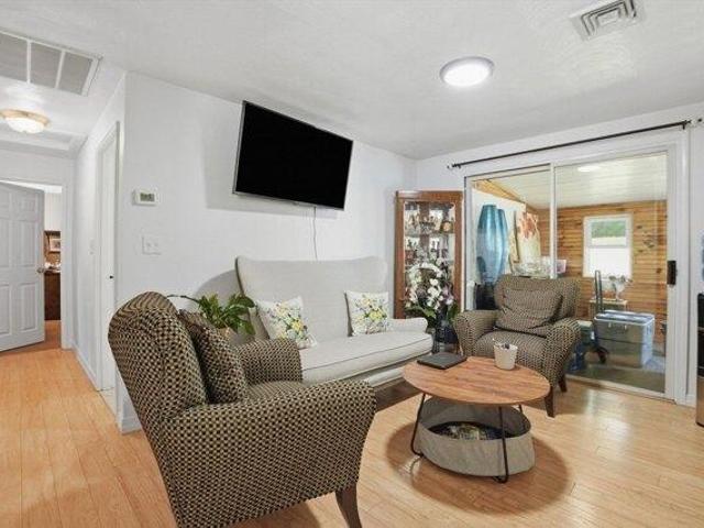 house with 3 bedroom, Framingham MA ES103438410