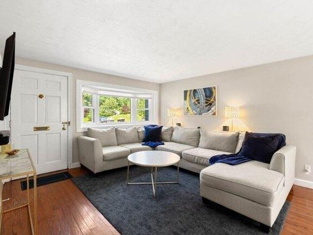 house with 3 bedroom, Framingham MA ES103439131