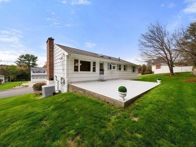house with 3 bedroom, Framingham MA ES103442529
