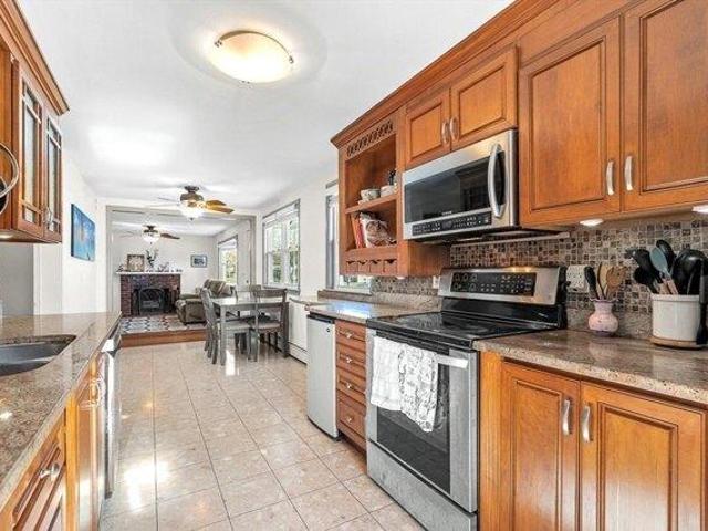 house with 3 bedroom, Framingham MA ES103496185