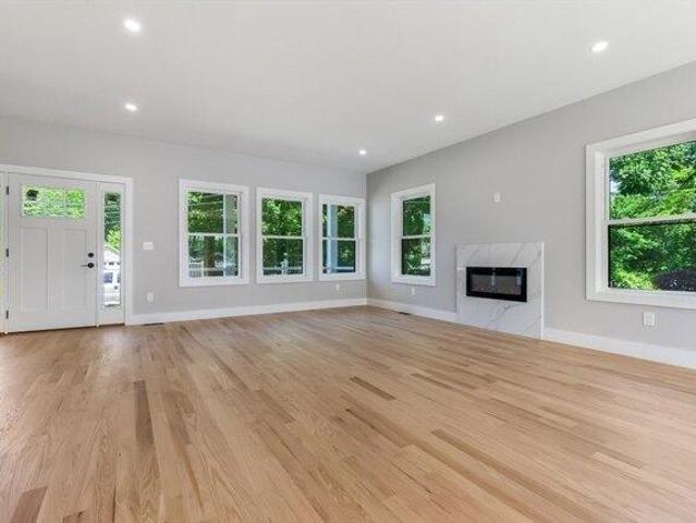 house with 3 bedroom, Framingham MA ES103548563