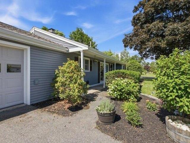 house with 3 bedroom, Framingham MA ES103887744