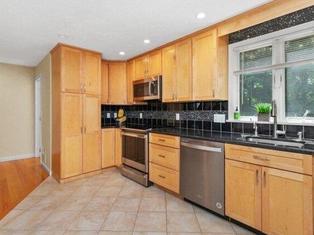 house with 3 bedroom, Framingham MA ES103928852