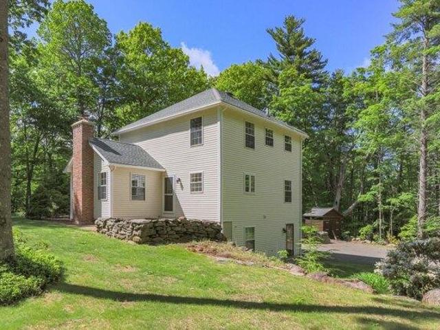 house with 3 bedroom, Francestown NH DLS103037857