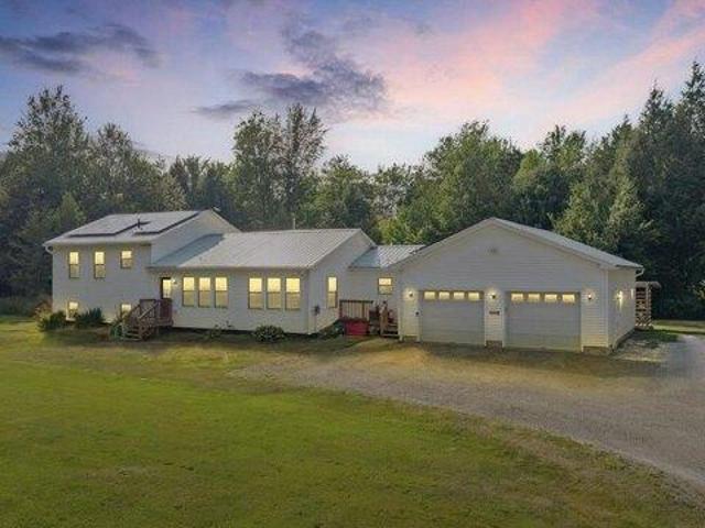 house with 3 bedroom, Franklin VT ES104852371