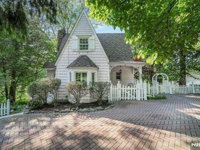 house with 3 bedroom, Franklin Lakes NJ DS102824500