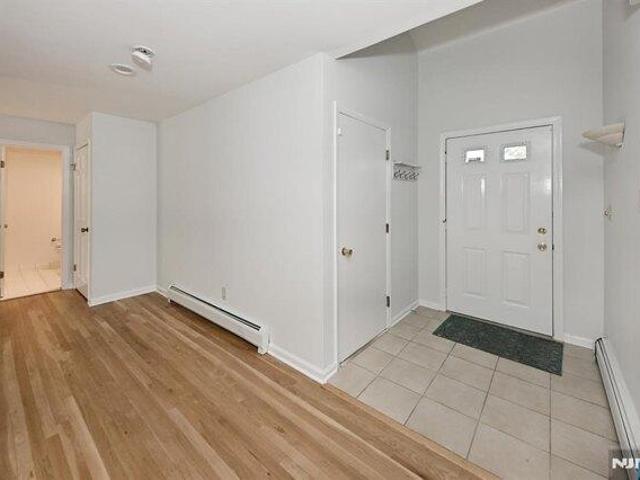 house with 3 bedroom, Franklin Lakes NJ ES104149734