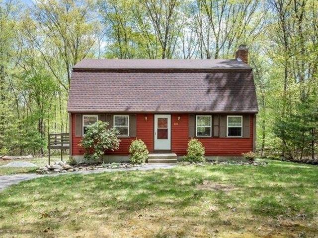 house with 3 bedroom, Franklin MA DS102563300