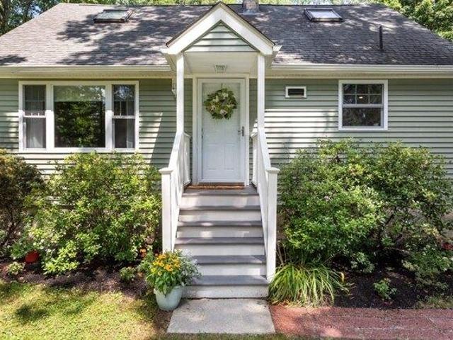 house with 3 bedroom, Franklin MA DS104149673