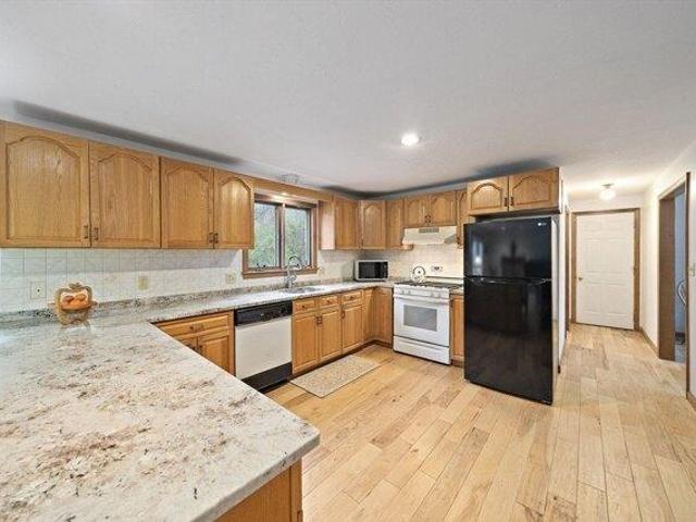 house with 3 bedroom, Franklin MA ES103099452