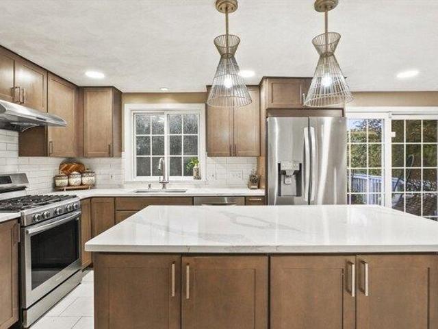 house with 3 bedroom, Franklin MA ES103187157