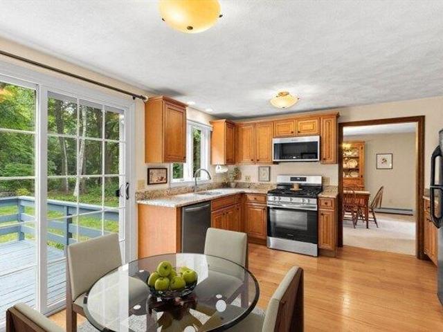 house with 3 bedroom, Franklin MA ES104445941