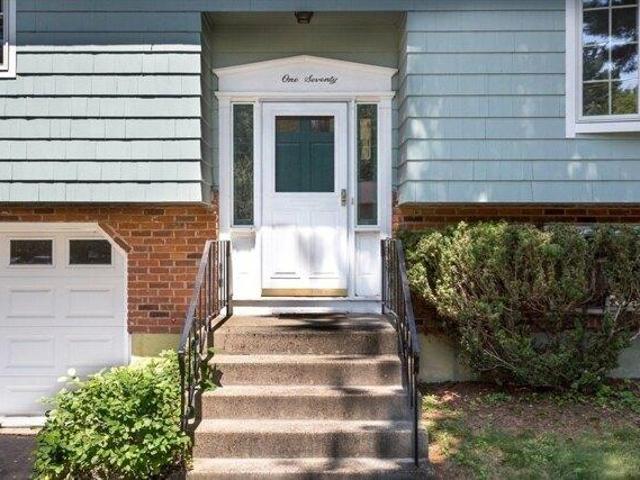 house with 3 bedroom, Franklin MA ES104907689