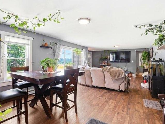 house with 3 bedroom, Franklin NH ES105144439