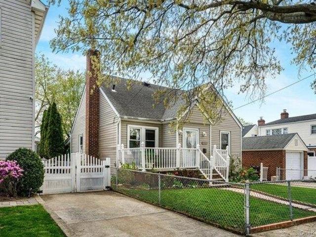 house with 3 bedroom, Franklin Square NY DS101782742
