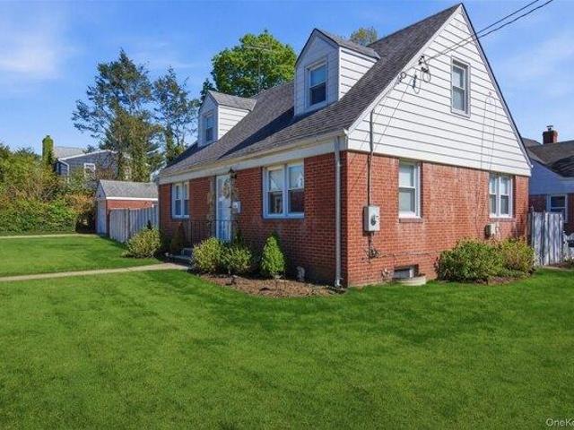 house with 3 bedroom, Franklin Square NY ES105203324